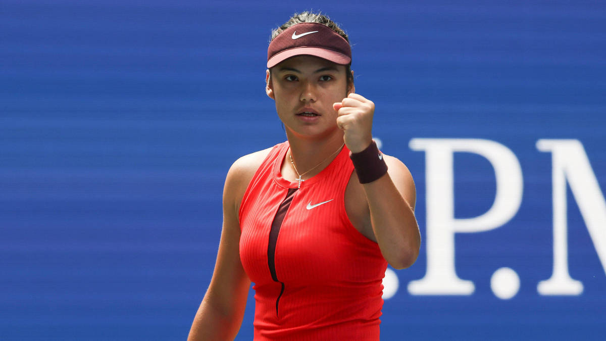Emma Raducanu races into US Open third round with dominant display | LBC