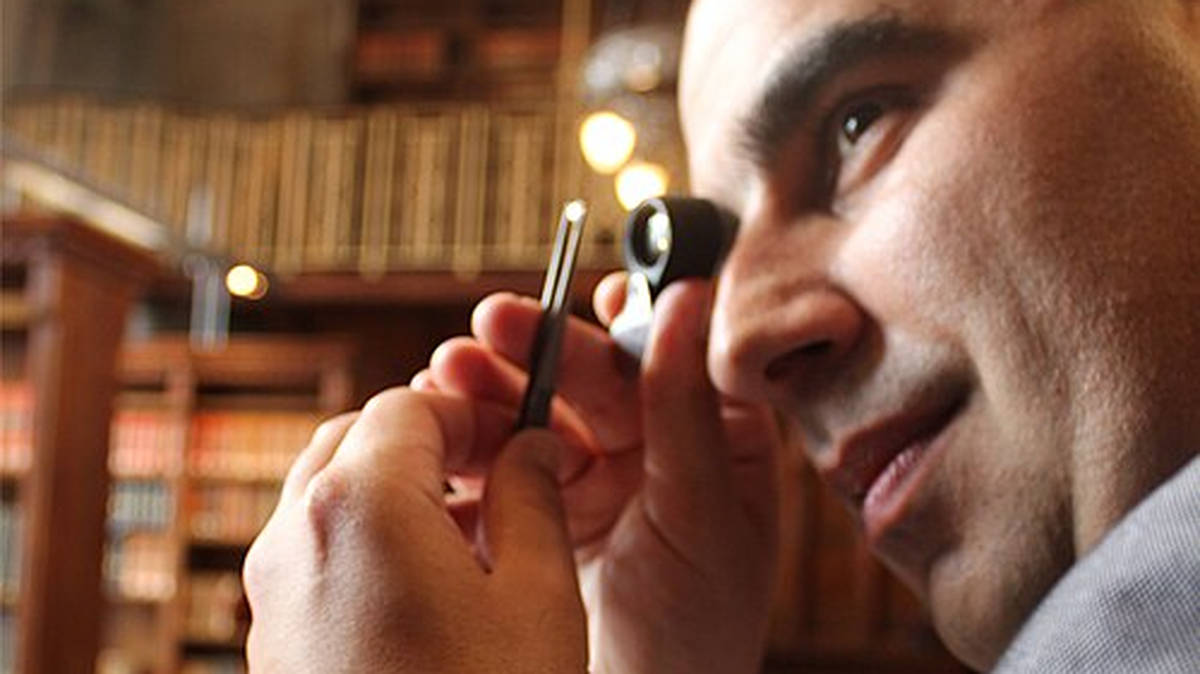 Luxury jewellery retailer tricked investors by telling staff to pose as ...