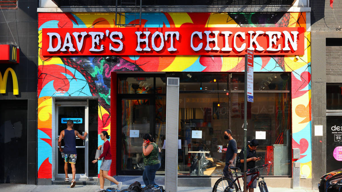 Hit US fast food chain to open 57 restaurants across UK | LBC