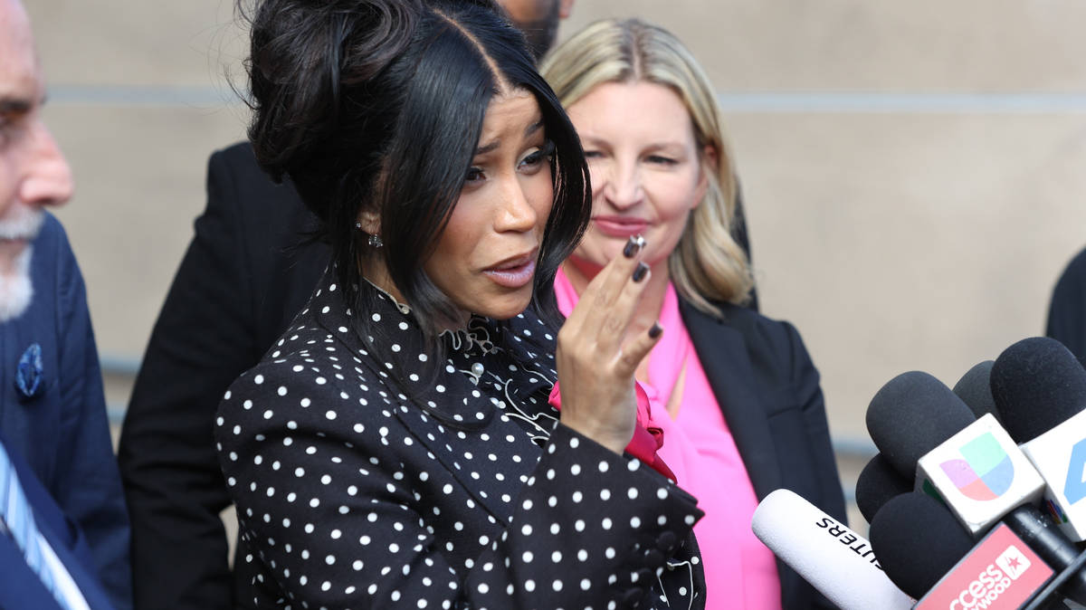 Cardi B cleared of assaulting security guard in £18 million lawsuit | LBC