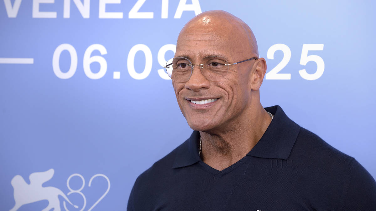 Moment The Rock breaks down in tears during 15-minute standing ovation ...