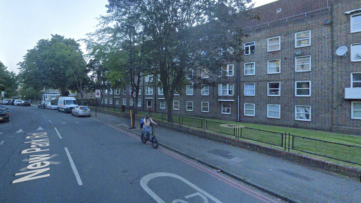 Murder investigation launched following Clapham shooting | LBC