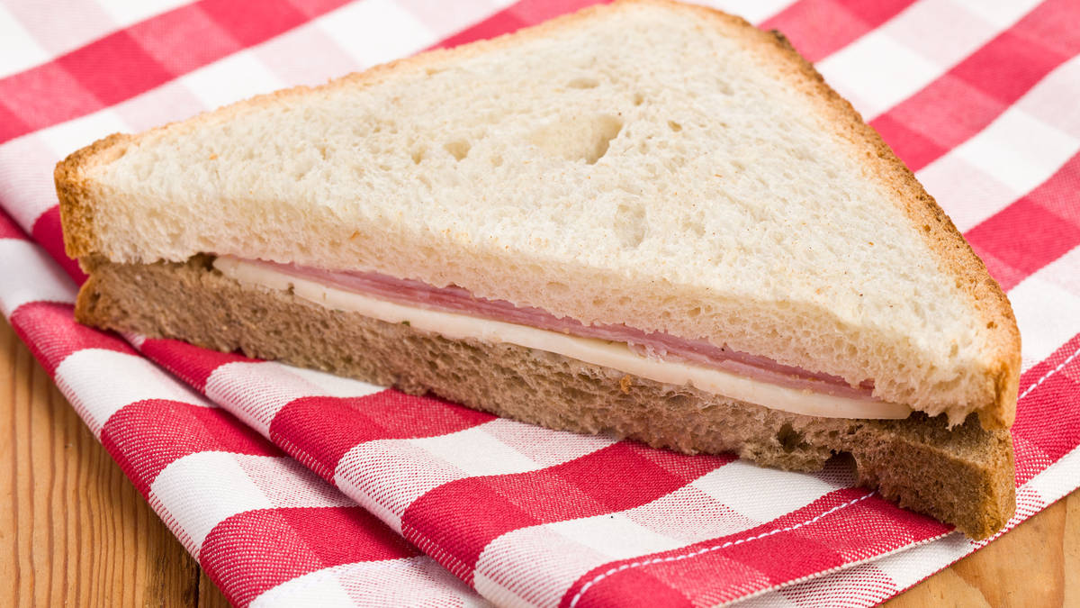UK one ‘discarded ham sandwich’ away from food security disaster | LBC