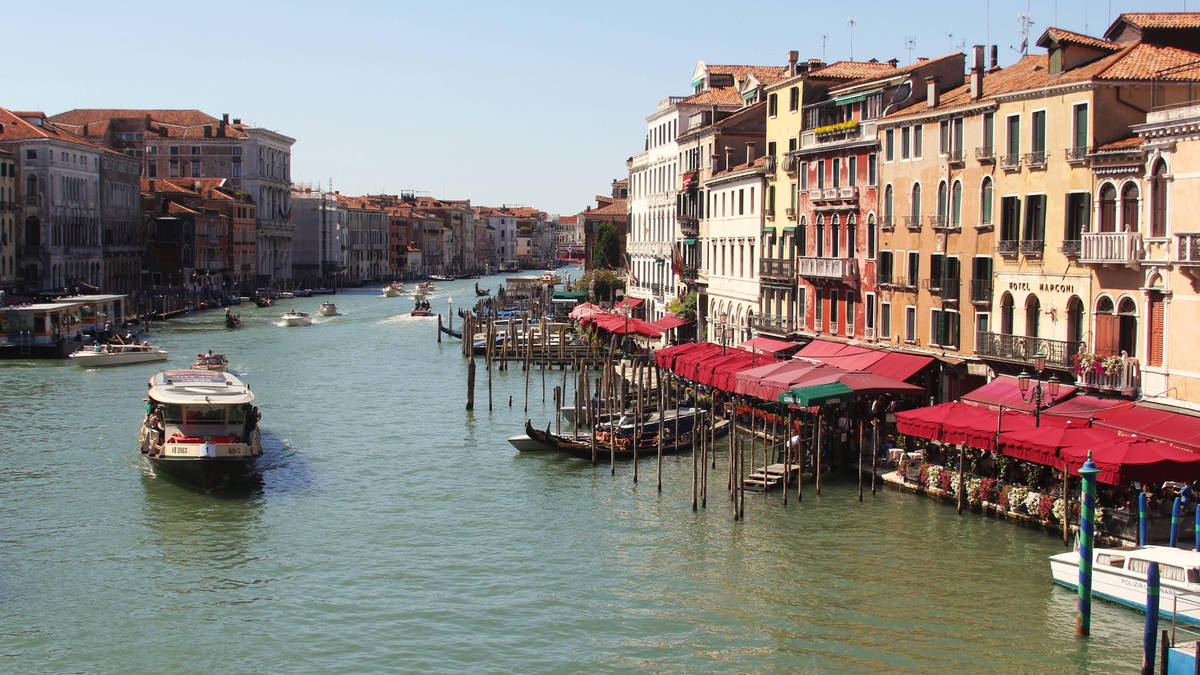 Brits abroad banned from Venice after taking dip in canal | LBC