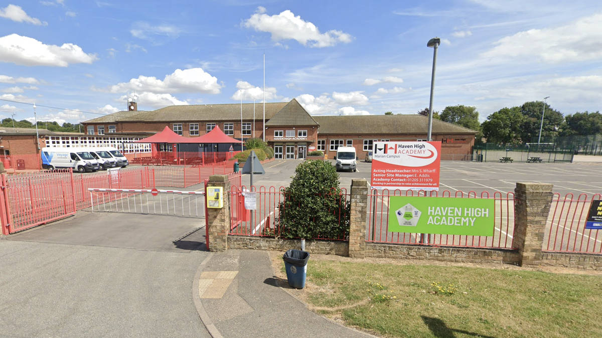 School offers pupils 40-inch TV as a reward for turning up to class | LBC