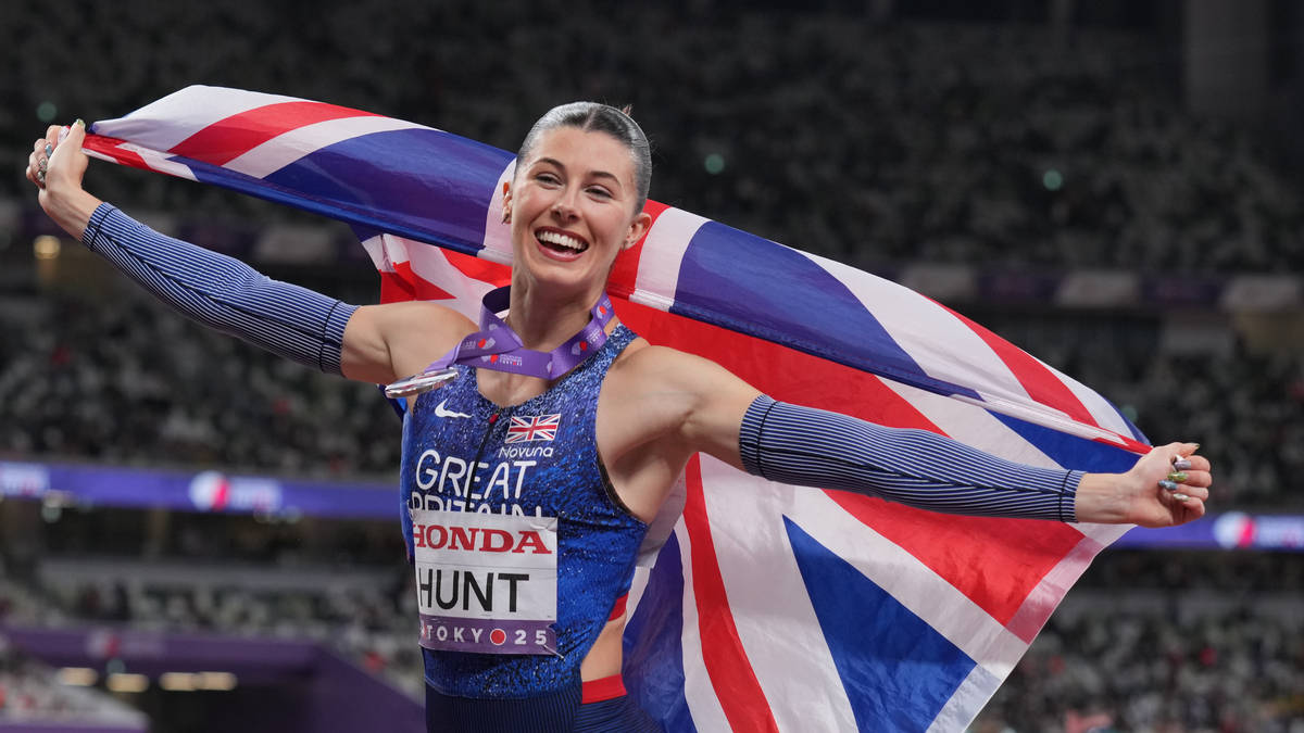 Amy Hunt wins shock 200m silver at Tokyo World Championships | LBC