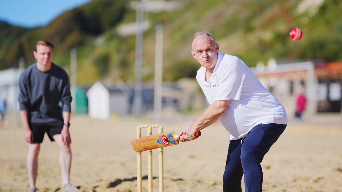 Nigel Farage will roll back gun laws, claims Lib Dem leader | LBC