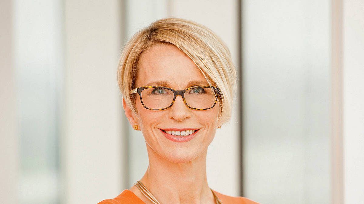 GSK’s boss Emma Walmsley to step down after eight-year tenure | LBC