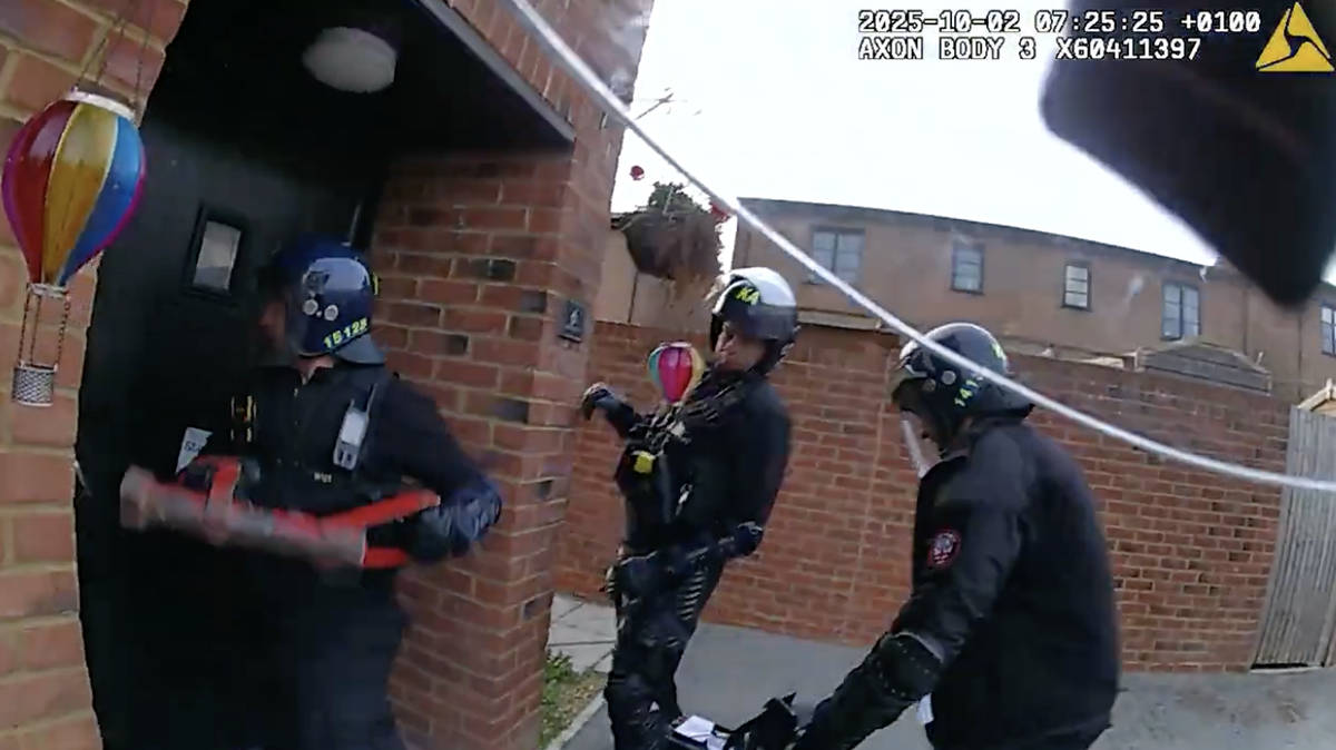 Four arrests after early-morning drug raids across Kent | LBC