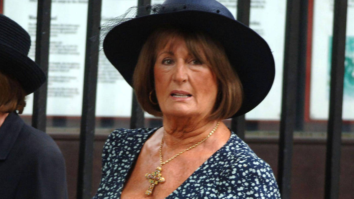 Princess Diana’s close friend Lady Annabel Goldsmith dies aged 91 | LBC