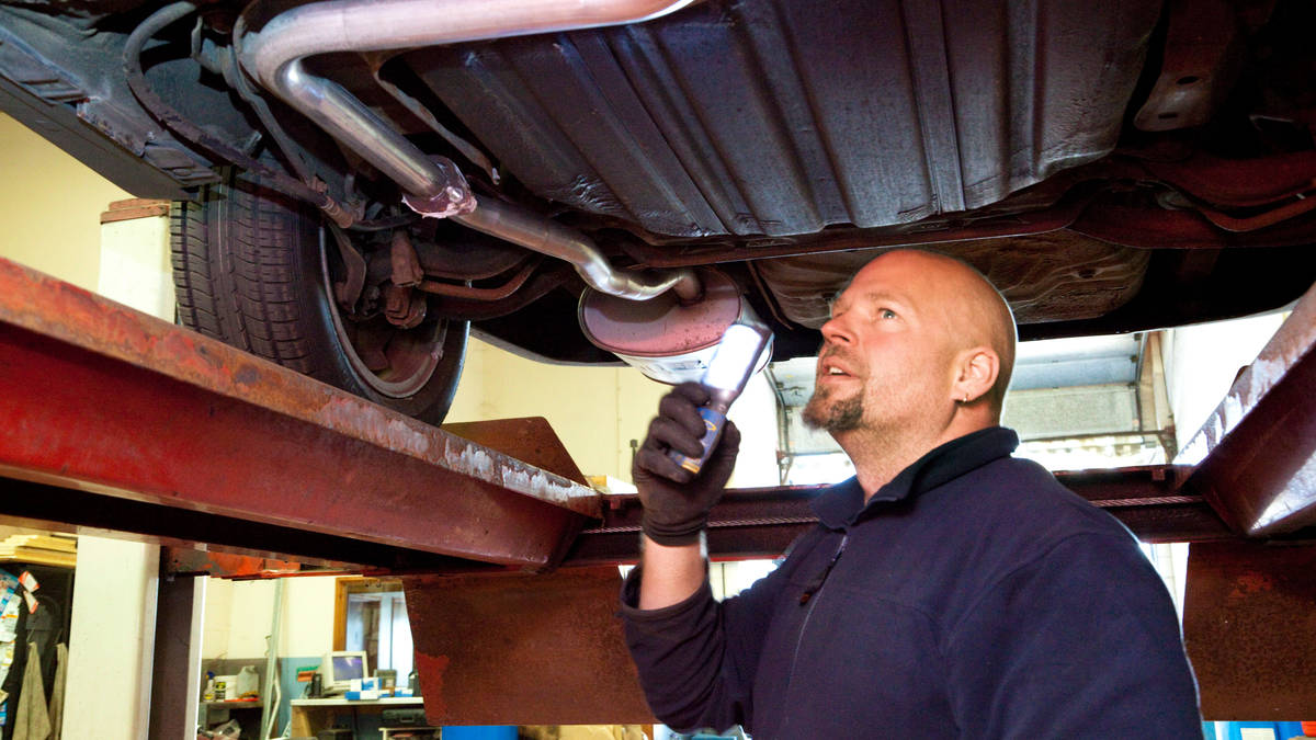 What is a ghost MOT? Government to crack down on car fraud | LBC