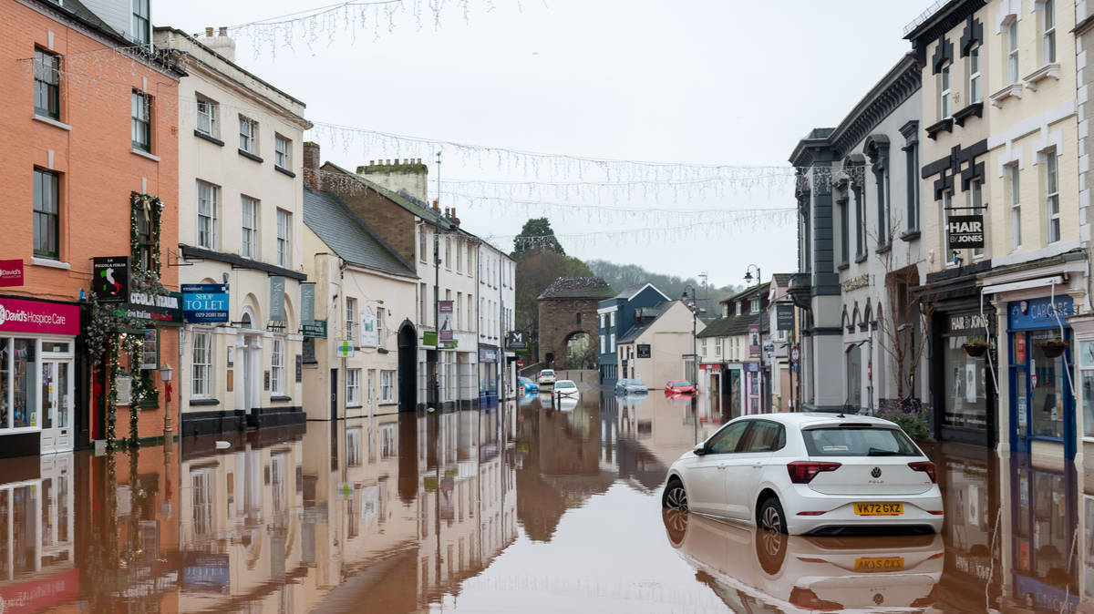 Major incident declared as Storm Claudia leaves Monmouth underwater ...