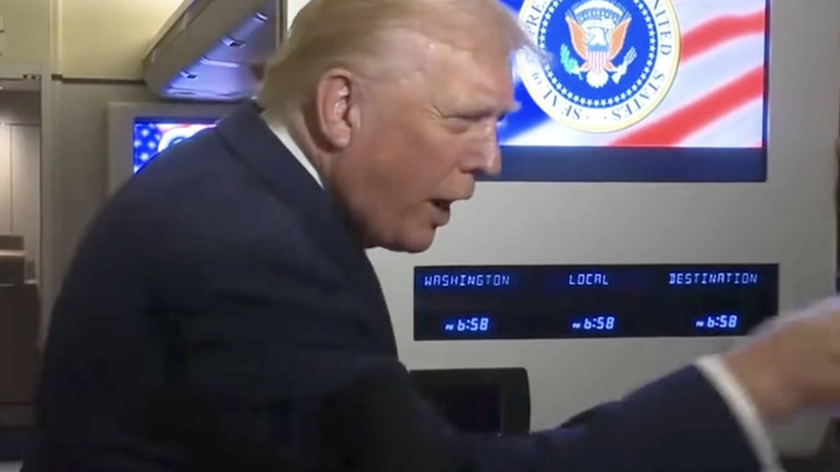 Donald Trump shouts 'quiet piggy' at female reporter during Epstein ...