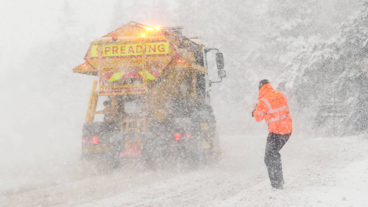 Amber snow warning issued as blizzards set to batter parts of UK | LBC