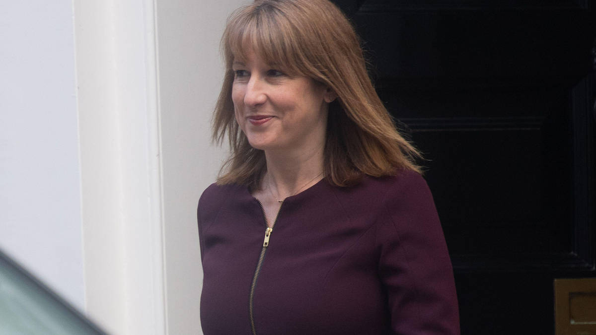 Rachel Reeves acknowledges public are 'angry at unfairness' in economy ...