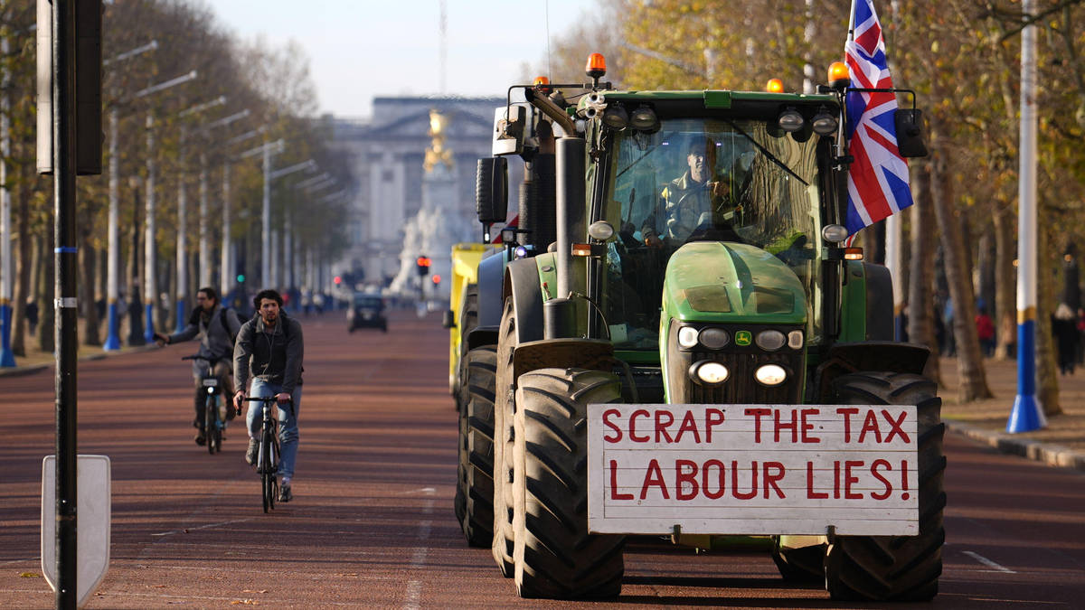Several arrests as farmers defy Met Police tractor ban at Budget day ...