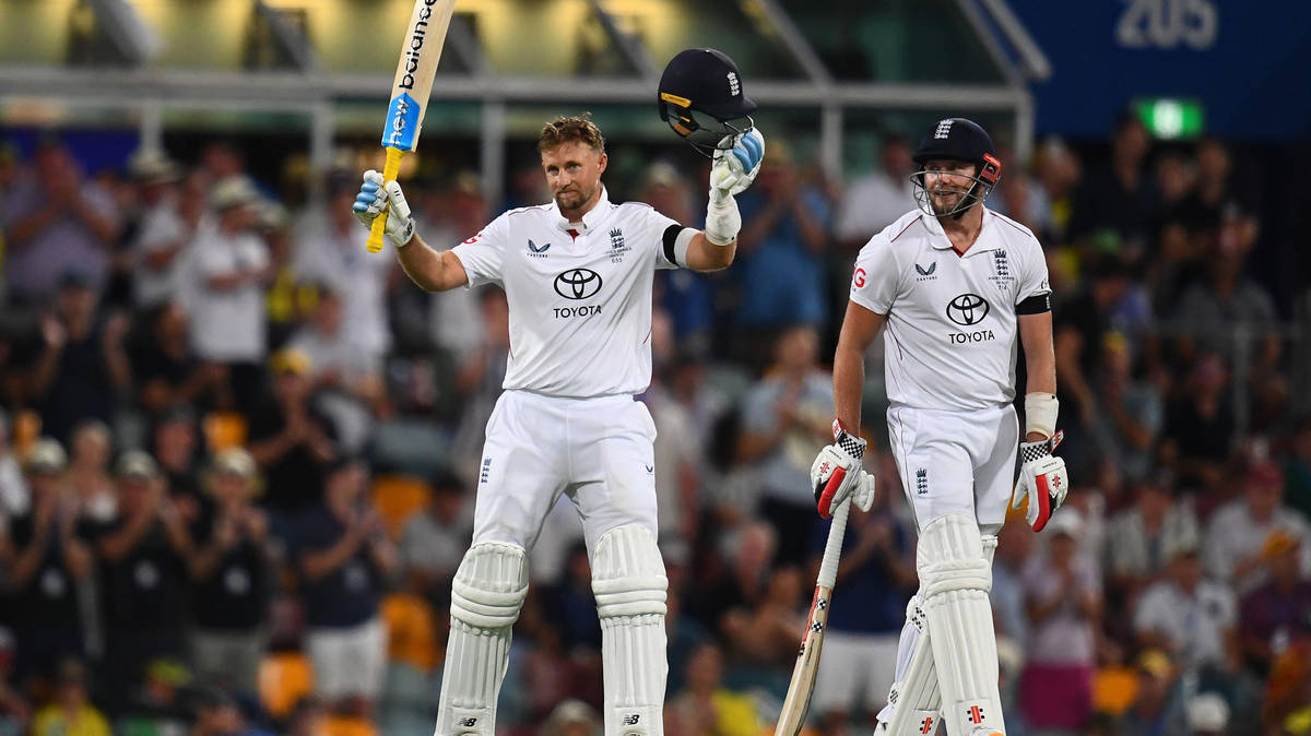 England’s Joe Root secures his first Ashes century in Australia | LBC