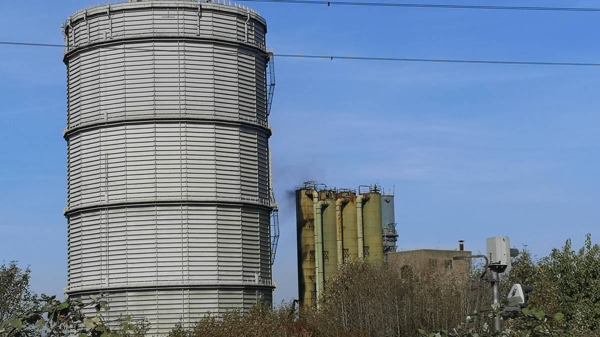 Redcar steelworks explosion: Two people killed in 'fireball' blast | LBC