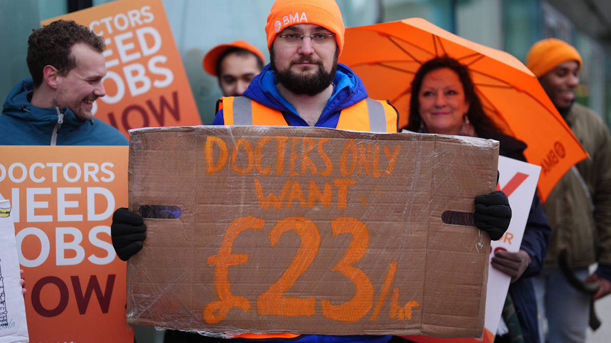 UK doctor strike begins today amid surge in flu cases | LBC