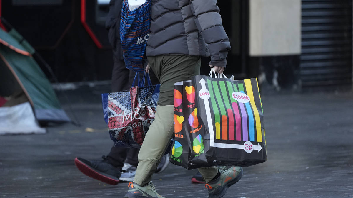 Retailers ‘hold up well’ over Christmas in welcome end to trying year | LBC