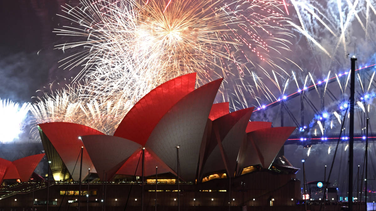 Fireworks in Sydney as Australia, Japan, and South Korea welcome in New ...