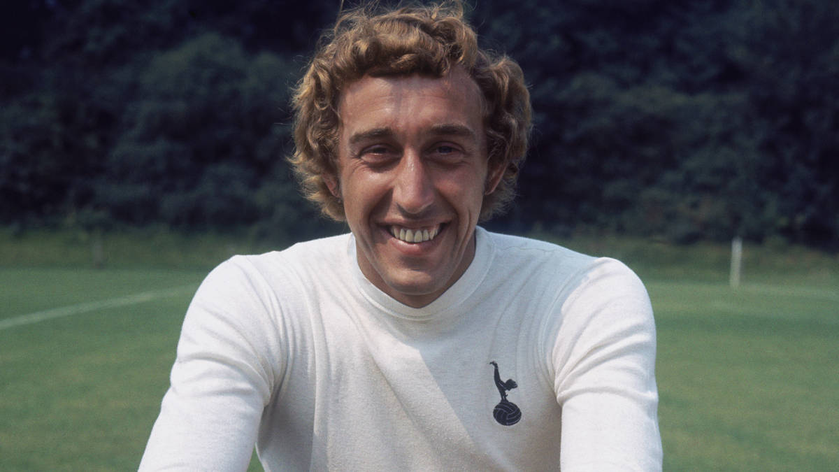 Former Tottenham and England forward Martin Chivers dies aged 80 | LBC