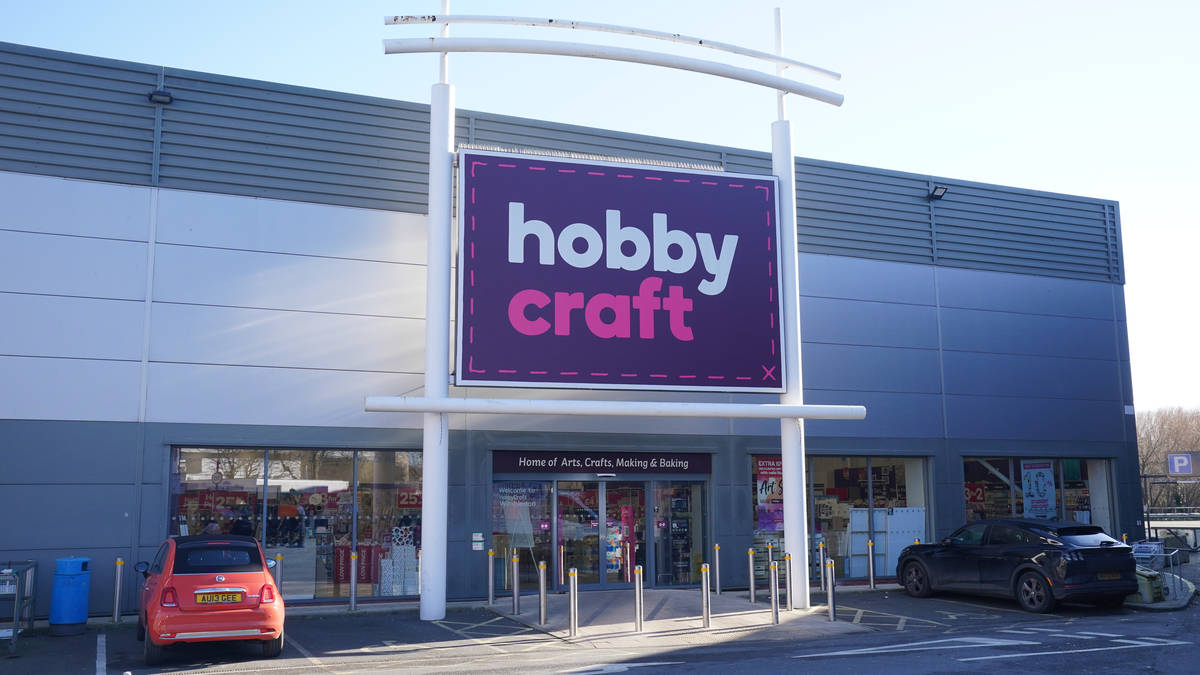 Knitting and crochet helps Hobbycraft sales jump at Christmas | LBC