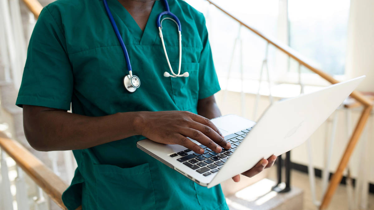 NHS to give UK doctors priority for training places | LBC