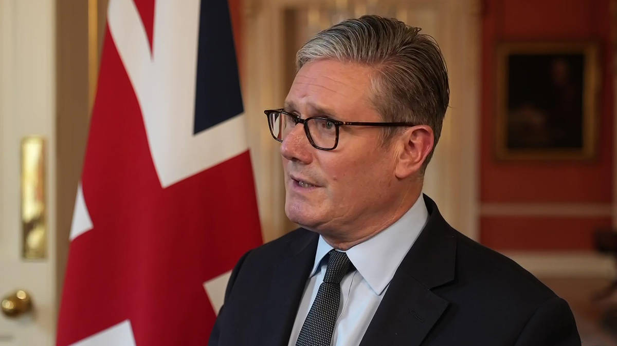 Starmer 'abandons' plans for mandatory digital IDs in '13th U-turn ...