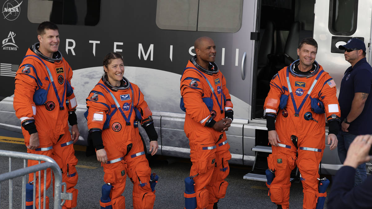 NASA confirms date that man will return to the Moon after 54 years | LBC