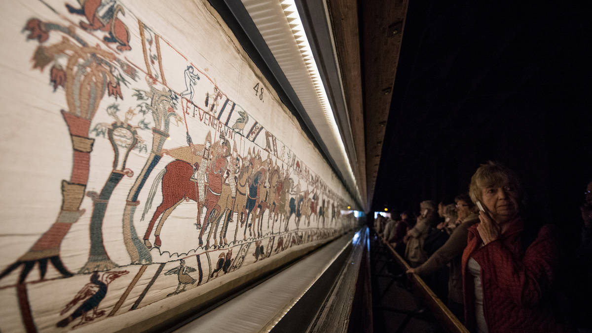 David Hockney criticises plan to move Bayeux Tapestry to the UK ...