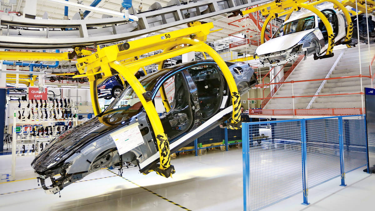 Report warns UK could lose 90,000 car and battery jobs without secure ...