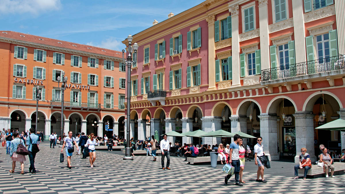 Football fans gather in Nice | Riviera Radio