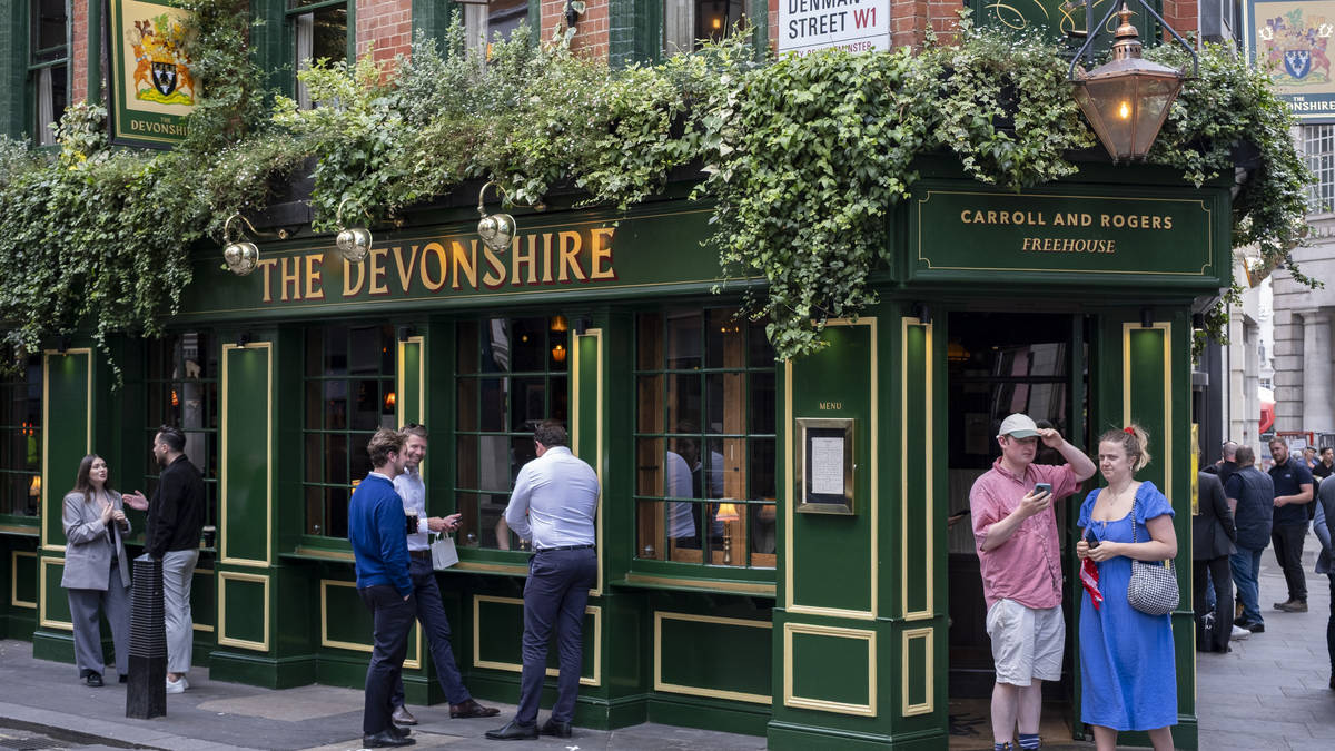 UK best pub list as Soho’s The Devonshire named best Gastropub in UK | LBC