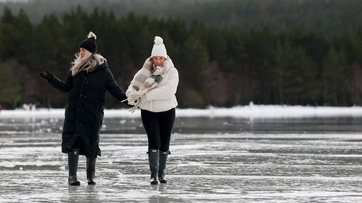 Brits face snow 'shock' as weather warnings come into effect across ...