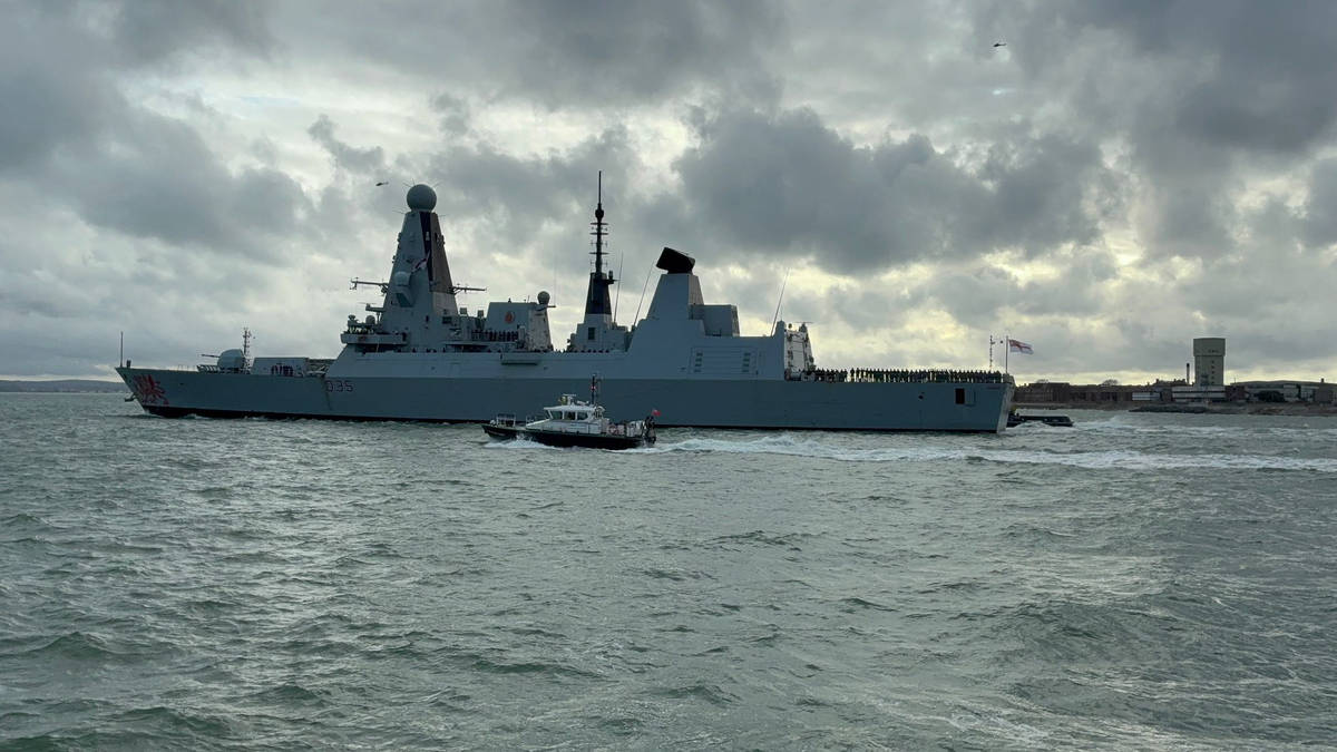 HMS Dragon finally sets sail for Cyprus 10 days after Iran launched ...