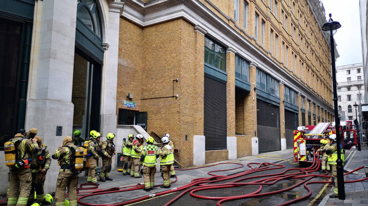 Fire fighters battle underground blaze in Charing Cross basement | LBC