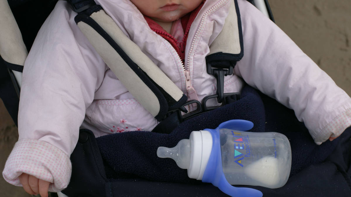 Parents under pressure as cost of having a baby rises by more than £500 ...