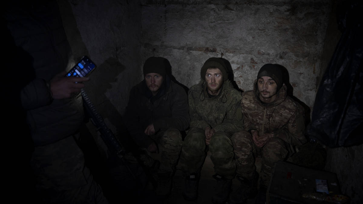 Starving Russian soldiers 'ate comrades' on Ukraine front line, Kyiv ...