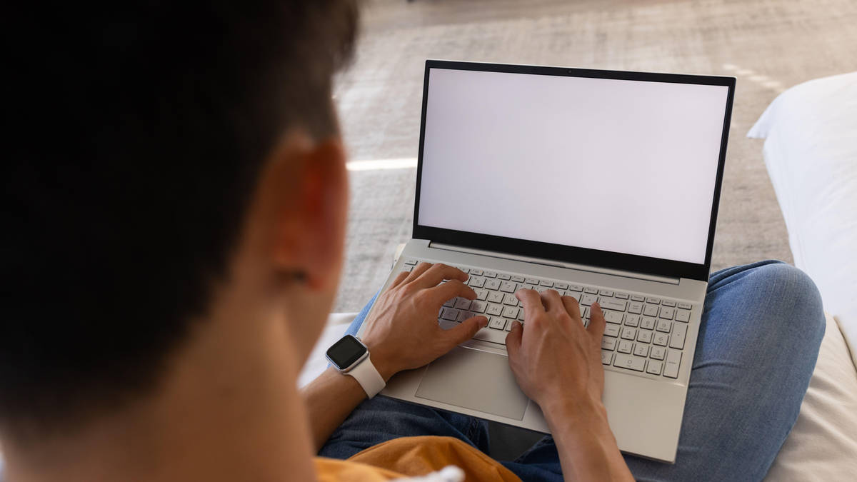 Civil servants 'driving to office car parks to connect to Wi-Fi before ...