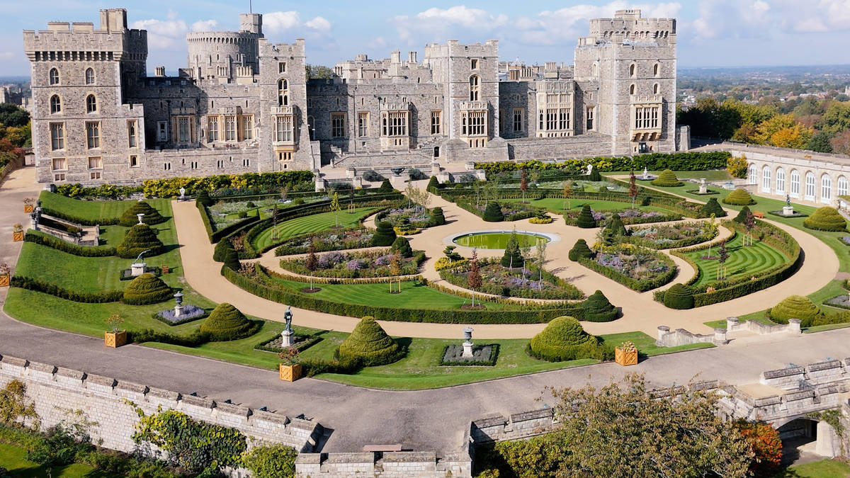 King Charles unveils spectacular new garden at Windsor Castle inspired ...