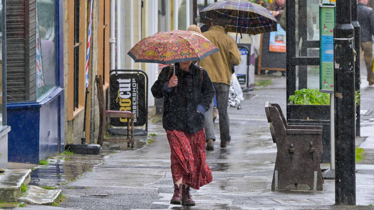 Heavy rain to hit parts of UK on Saturday after record-breaking hot ...