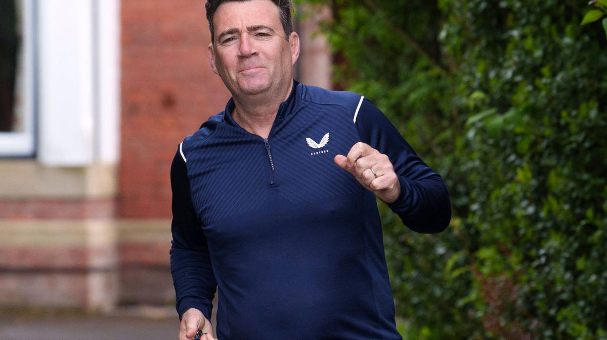 What are Andy Burnham's running PBs, as Greater Manchester Mayor shares ...