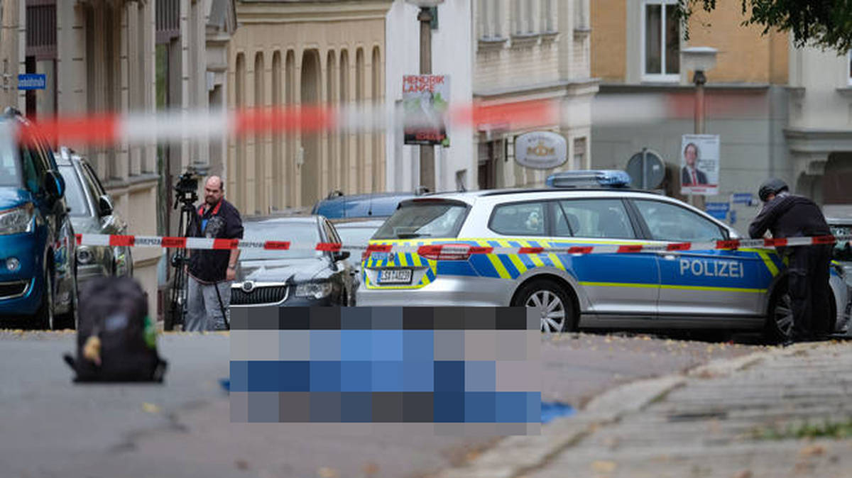 Halle shooting: Two dead in attack outside synagogue in Germany | LBC