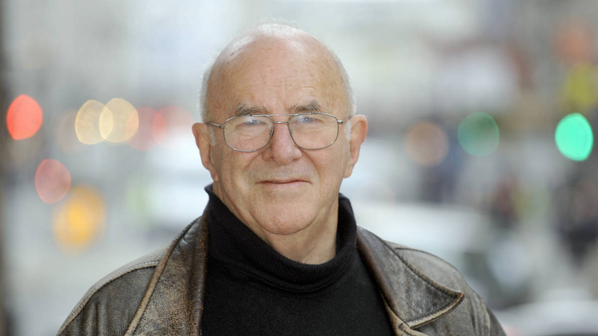 Poet and broadcaster Clive James dies aged 80 | LBC